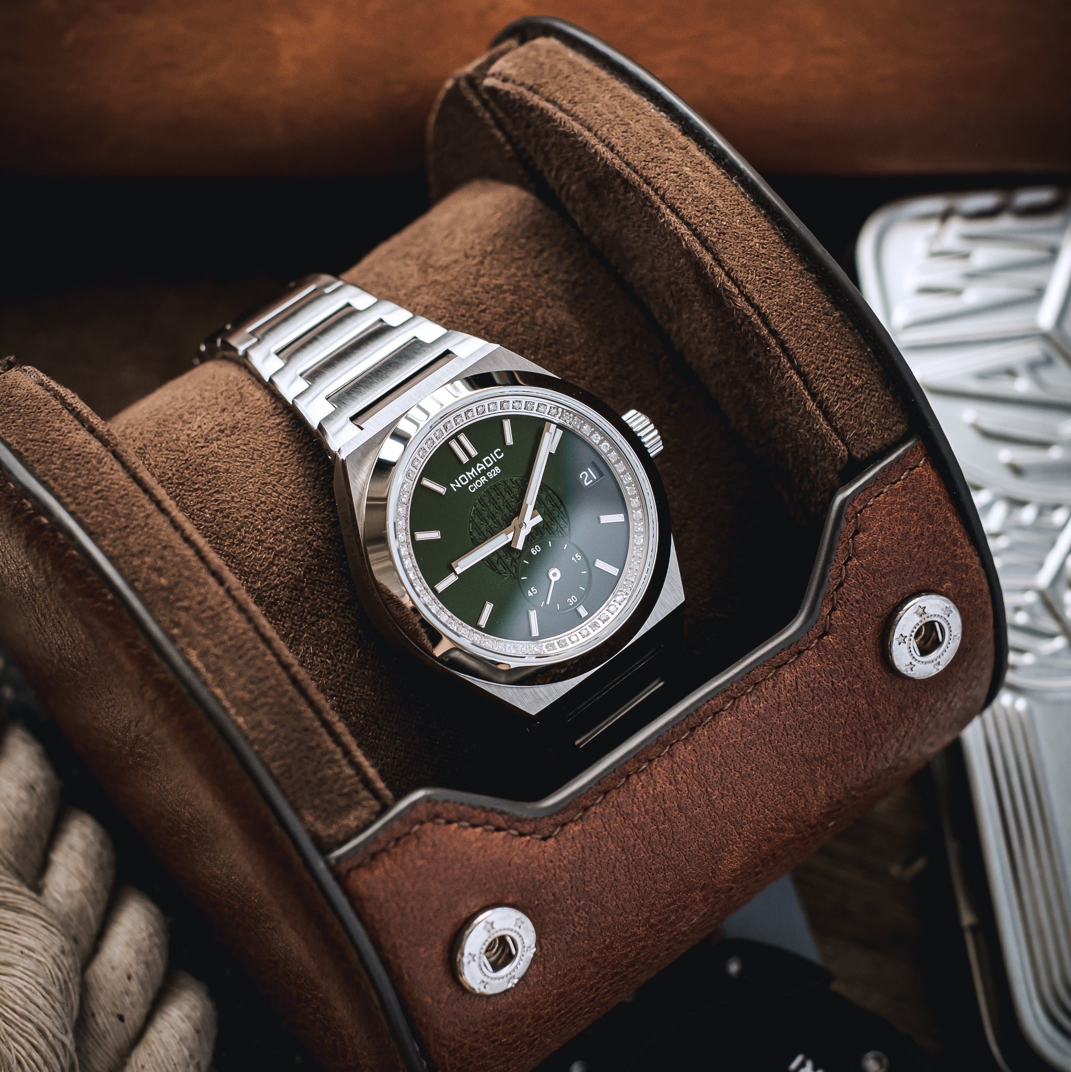 Cíor 928 - Emerald Abyss with Diamonds - Luxury Sports Watch (36mm ...