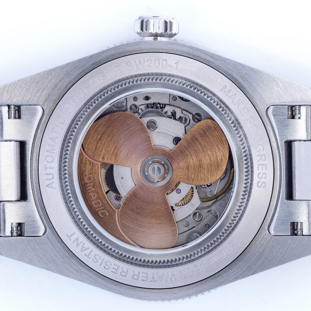 Classic Black and Gold - Maraí 401 - Dive Watch – Nomadic